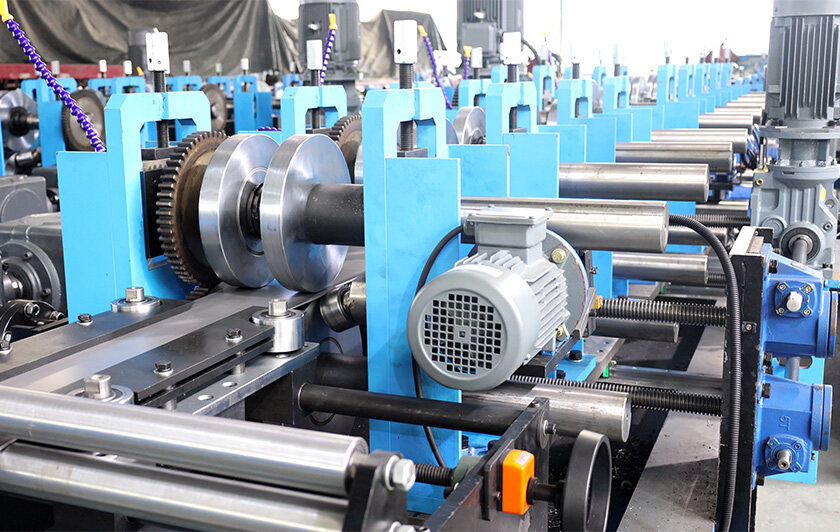Non-stop Cutting C Purlin Roll Forming Machine - Large High Speed ...